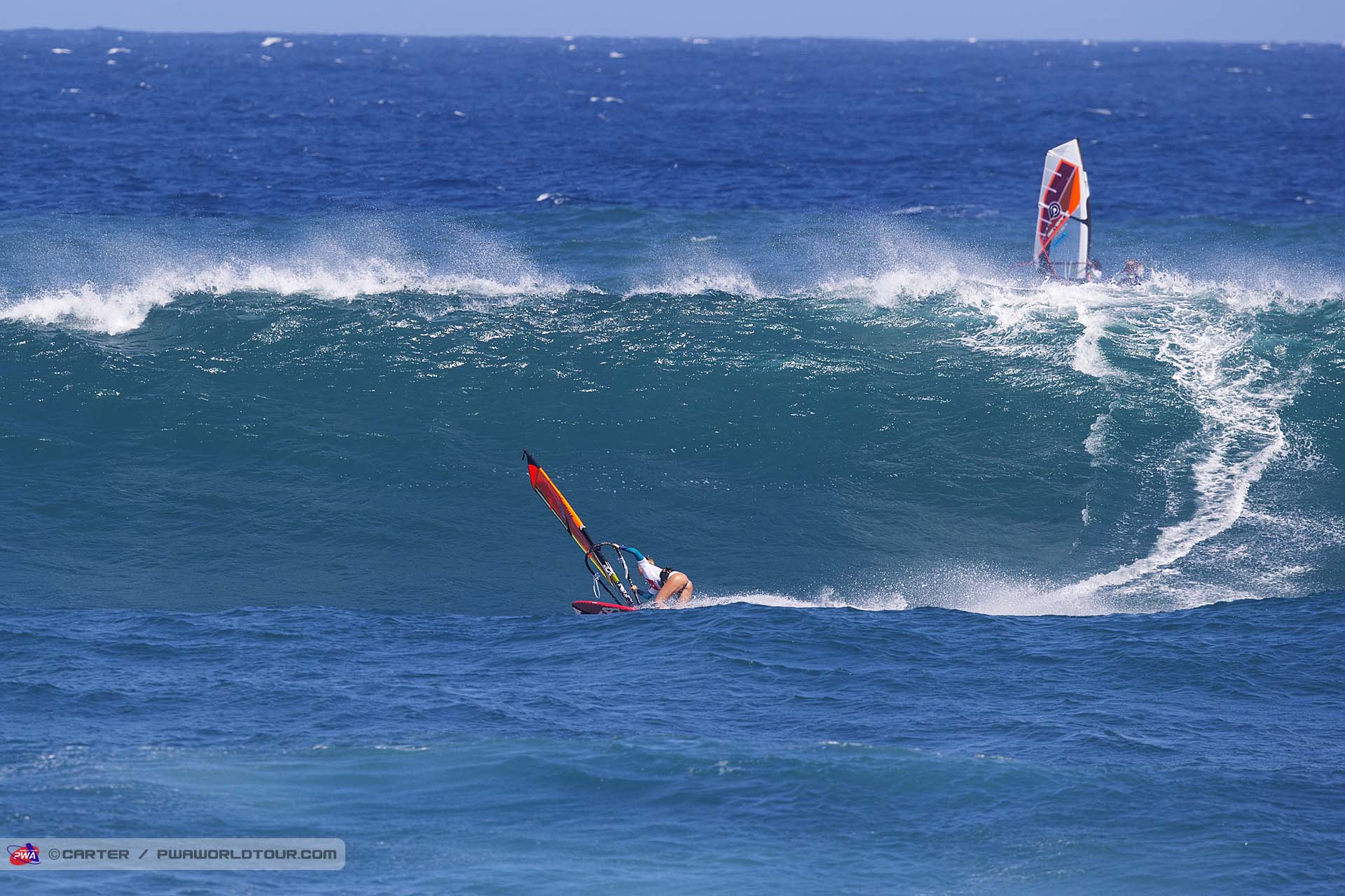 PWA WORLD WINDSURFING TOUR: Girl on Wave