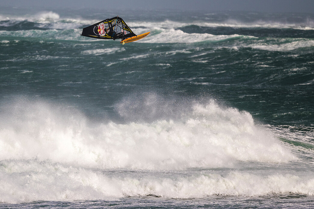 PWA WORLD WINDSURFING TOUR: Red Bull Storm Chase